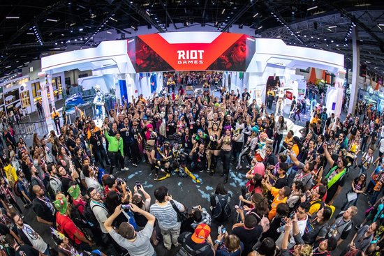 มากกว่าคำนิยาม: Priscila Queiroz | Riot Games